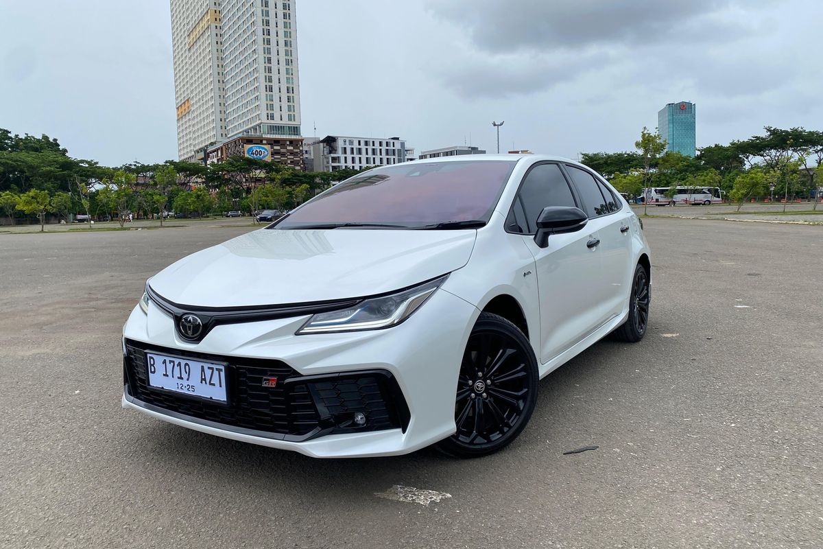 Fitur Toyota Corolla Altis GR HEV Bikin Generasi Muda Terpincut